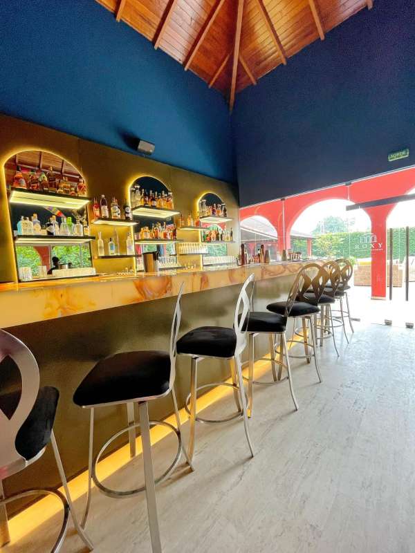 Roxy lounge - Restaurant Abidjan - Tripinafrica