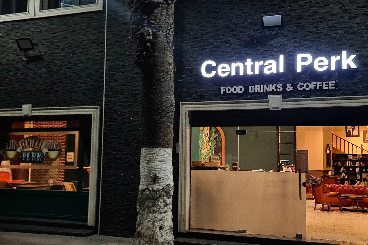 Central Perk Oran - Restaurant Oran - Tripinafrica