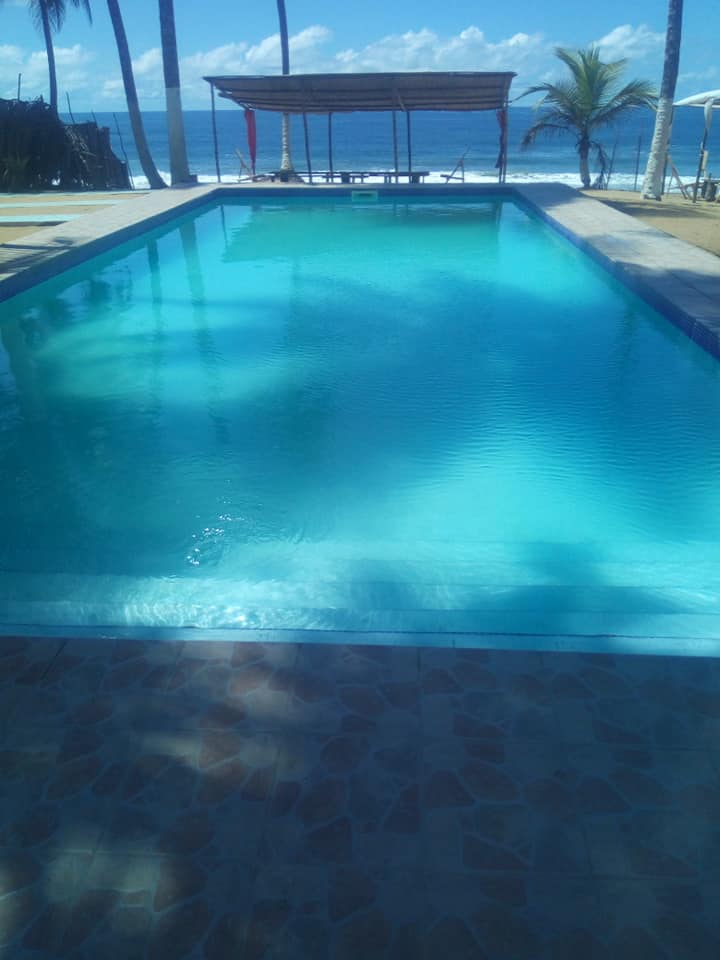 Hello Beach - Restaurant Grand Bassam - Tripinafrica